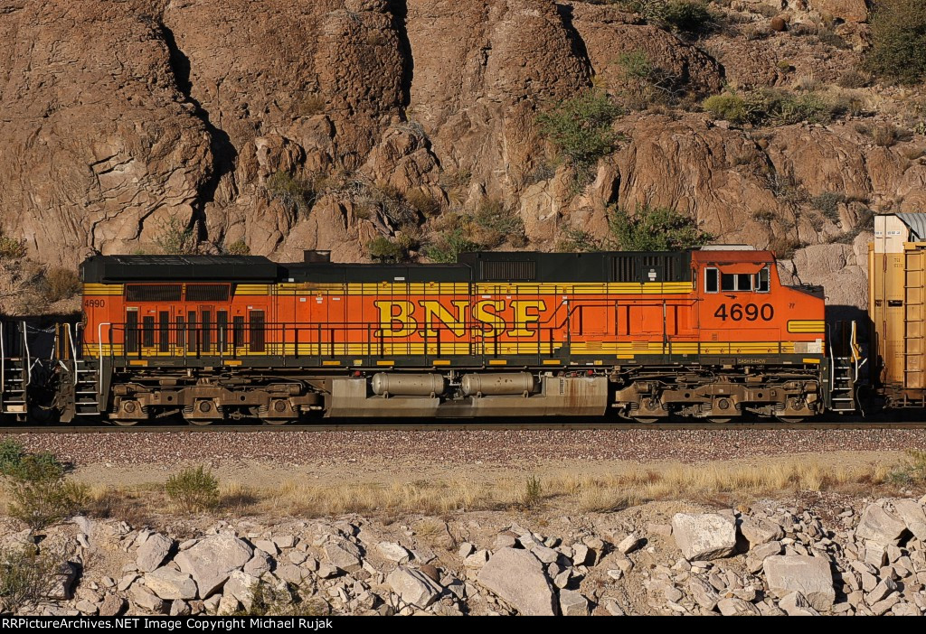 BNSF 4690